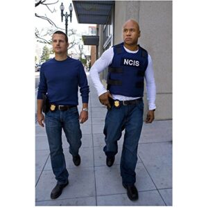 ncis: los angeles (tv series 2009 – ) 8 inch x 10 inch photograph chris o’donnell blue shirt & jeans w/ll cool j in ncis vest & jeans badges visible kn