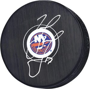 matt martin new york islanders autographed hockey puck – autographed nhl pucks