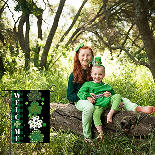 Shamrocks Welcome Garden Flags, St Patrick's Day Green Buffalo Plaid Garden Falg Vertical Double Sized Burlap Spring Flag for House Yard Outdoor Decor 12.5 x 18 Inch