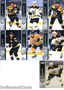 2021-22 upper deck series 1 boston bruins team set of 7 cards: patrice bergeron(#13), charlie coyle(#14), jake debrusk(#15), matt grzelcyk(#16), brad marchand(#17), charlie mcavoy(#18), craig smith(#19) – gotbaseballcards