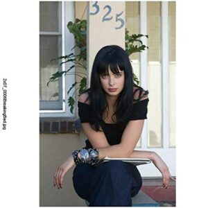 krysten ritter sitting on porch (breaking bad season 2 – jane margolis) – 8 inch x10 inch photograph performer & actor color photograph-cj