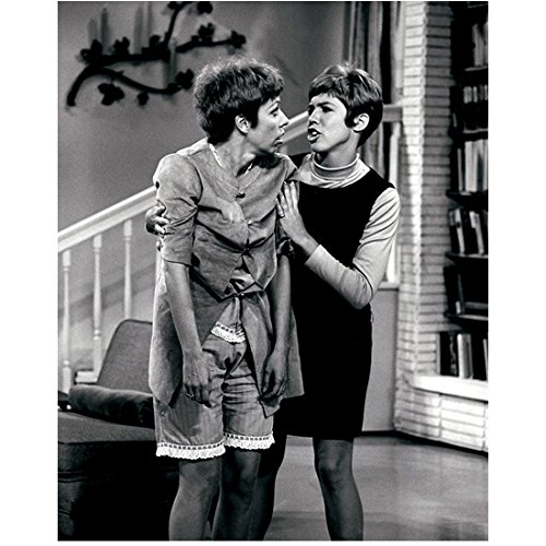 Vicki Lawrence (8 inch by 10 inch) PHOTOGRAPH The Carol Burnett Show Mama's Family Vicki! B&W Pic from Ankles Up w/Arm Around Carol Burnett on Set kn