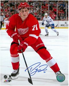 dylan larkin autographed detroit red wings 8x10 photo #1 – 1st nhl game