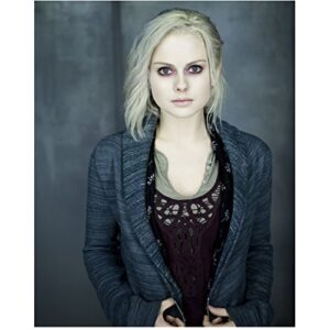 izombie rose mciver as olivia moore waist up shot pale face looking darkly beautiful 8 x 10 inch photo