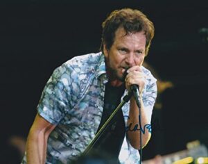 eddie vedder (pearl jam) signed 8×10 photo