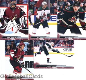 2022-23 upper deck series 1 hockey arizona coyotes team set of 5 cards: lawson crouse(#8), barrett hayton(#9), clayton keller(#10), nick schmaltz(#11), karel vejmelka(#12) – gotbaseballcards