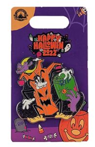 disney pin – happy halloween 2022 – goofy as a scary apple tree