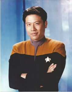 star trek: voyager garrett wang in uniform 8×10 inch photo 006