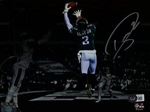 darius slay autographed eagles 8×10 spotlight photo – beckett w hologram silver