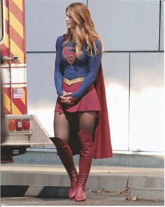 supergirl melissa benoist on set 8 x 10 production photo