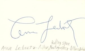 annie leibovitz author photographer autographed signed index card jsa coa