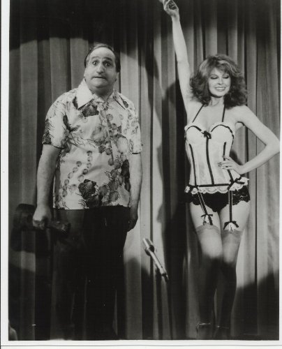 Cassandra Peterson Al Molinaro 8 x 10 Happy Days Photo - Elvira