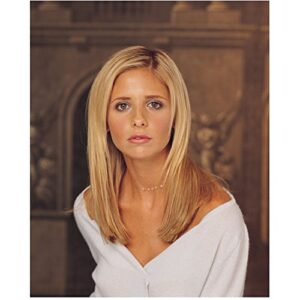 buffy the vampire slayer 8×10 photo sarah michelle gellar white sweater pose 5 kn