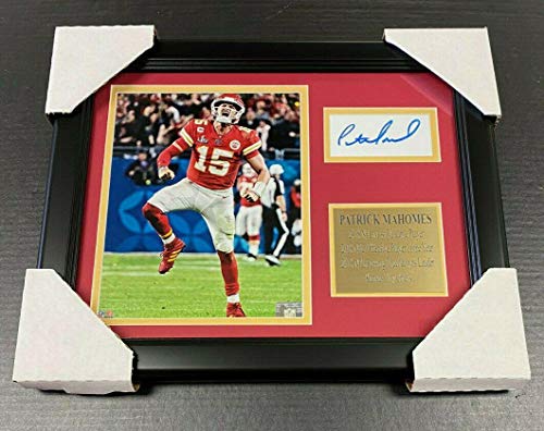 PATRICK MAHOMES CHIEFS Facsimile Autographed REPRINT Framed 8x10 Photo - NFL Player Plaques and Collages