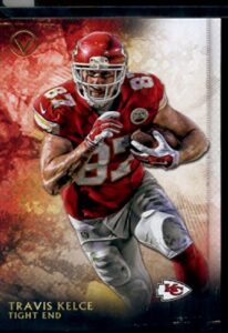 2015 topps valor #157 travis kelce football card in protective display case