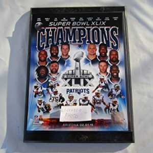 PATRIOTS S.B. XLIX CHAMPIONS (ARIZONA 02.01.15) FEATURING TOM BRADY - JULIAN EDELMAN - DARRELLE REVIS -2015 TEAM PHOTO FILE LICENSED 8" X 10" PHOTO MOUNTED ON A 9" X 12" BLACK MARBLE PLAQUE