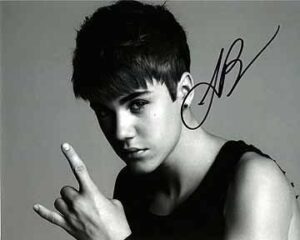 justin bieber 8×10 music photo signed in-person