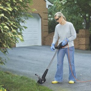 BLACK+DECKER Electric Trimmer/Edger, Corded, 3.5 amp, 12-Inch (ST4500)