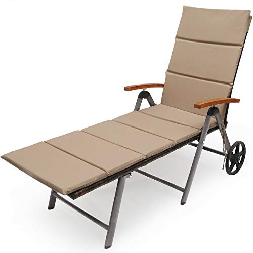 Outdoor Chaise Lounge with 2 Wheels for Easy Movement Folding Recliner 7 Adjustable Position Rattan Lounge Chair Heavy Duty Aluminum Tube Construction Perfect for Patio Garden Beach Pool Side Using