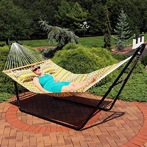 Sunnydaze 2-Person Quilted Printed Fabric Spreader Bar Hammock and Pillow - Large Modern Hammock with Metal S Hooks and Hanging Chains - Heavy Duty 450-Pound Weight Capacity - Yellow and Gray Chevron