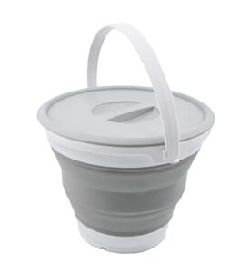 sammart 5.5l (1.4 gallon) collapsible plastic bucket with lid – foldable round tub with lid – portable fishing water pail – space saving outdoor waterpot. (white/grey, 1)