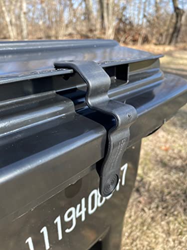 SafeWaste Push Clip Auto-Release Rubber Trash Can Lid Latch, for Litter Prevention and Safety. Stops Wind Blowing lid Open, Stops Animals accessing Contents. Automatically Releases When Collected