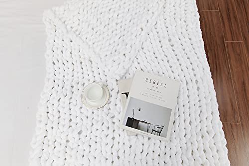 XPKWS Chunky Knit Throw Blanket Cozy Chenille Handmade Blanket for Bed Sofa Boho Chair Home Decor (White, 51"x63")