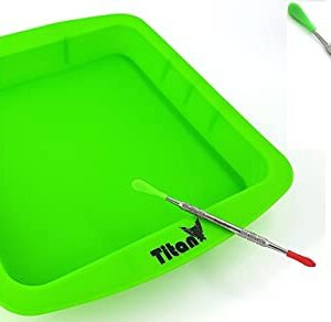 Silicone Tray Pan Cake Pastry Container approx 8"x8" with two 4.75 inch Scrape Carving Tool