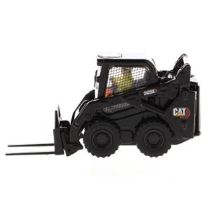 1:50 Caterpillar 242D3 Skid Steer Loader with Special Black Paint - Diecast Masters - High Line Series - 85676BK