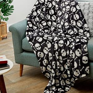 Décor&More Happy Halloween Microplush Throw Blanket (50In x 60In) - Creepy Skull