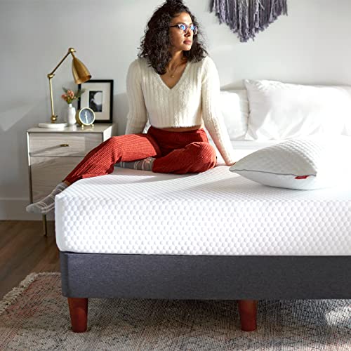 Layla The Essential Mattress 9 in | CertiPUR-US Certified Memory Foam | Get Improved Airflow with a Luxurious Feel | Fits All Sleeper Types | 10 Year Limited Warranty (Queen)