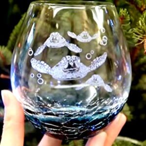 Mothers Day Gifts for Mom, Sea Turtles Family Handmade Engraved Crackle Turquoise Beach Wine Glass 18 Oz Gifts for Turtle Lover Men Women