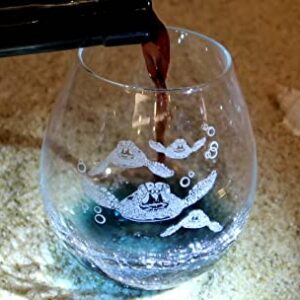 Mothers Day Gifts for Mom, Sea Turtles Family Handmade Engraved Crackle Turquoise Beach Wine Glass 18 Oz Gifts for Turtle Lover Men Women