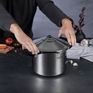 Kuhn Rikon DUROMATIC® Pressure Cooker 8.75” 6.3 qt family of 4 with side handles to save space