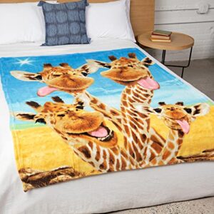 Dawhud Direct Selfie Giraffe Fleece Blanket for Bed, 50" x 60" Giraffe Fleece Throw Blanket for Women, Men and Kids Super Soft Plush Giraffe Blanket Throw Fleece Blanket Animal Blanket