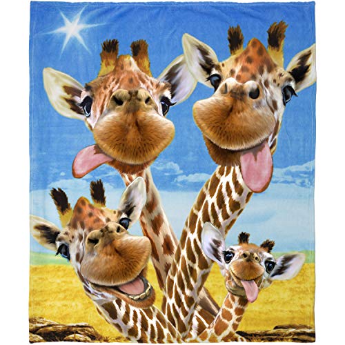 Dawhud Direct Selfie Giraffe Fleece Blanket for Bed, 50" x 60" Giraffe Fleece Throw Blanket for Women, Men and Kids Super Soft Plush Giraffe Blanket Throw Fleece Blanket Animal Blanket