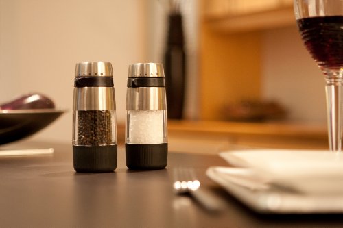 OXO Good Grips Mess-Free Pepper Grinder