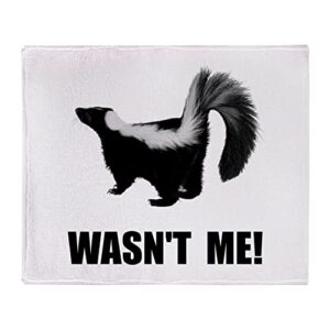 cafepress skunk wasnt me arctic fleece throw blanket