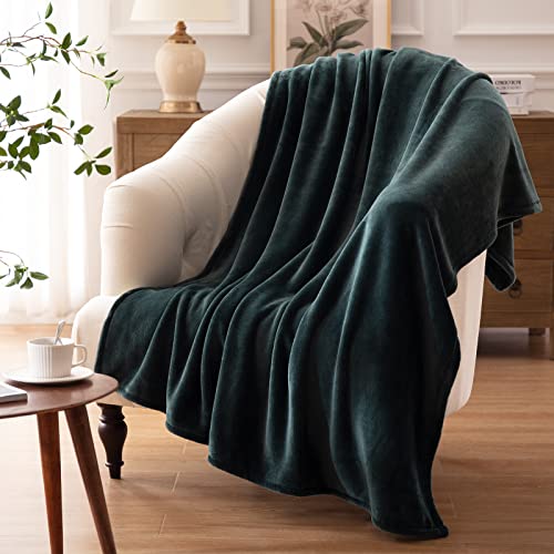 Bertte Throw Blanket, Plush Fleece Fuzzy Lightweight Super Soft Microfiber Flannel Blankets for Couch, Bed, Sofa Ultra Luxurious Warm and Cozy for All Seasons, Forest Green, 50 in x 60 in