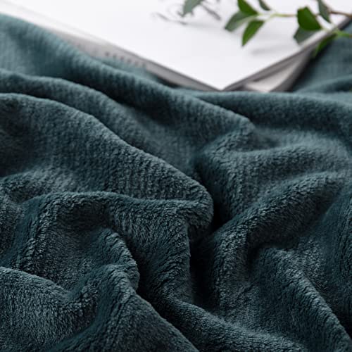 Bertte Throw Blanket, Plush Fleece Fuzzy Lightweight Super Soft Microfiber Flannel Blankets for Couch, Bed, Sofa Ultra Luxurious Warm and Cozy for All Seasons, Forest Green, 50 in x 60 in