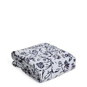 vera bradley women's oversized fleece plush throw blanket, perennials misty surf, full/queen