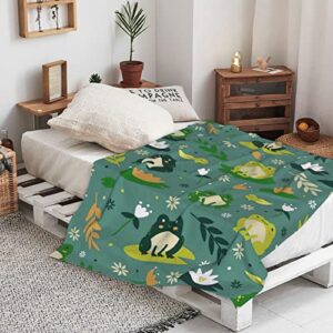 Frog Blanket Green Leaf Cute Frog Throw Blanket for Kids Adults, Frog Gift for Frog Lover, Soft Cozy Flannel Blankets for Couch Sofa 50x40 Inches