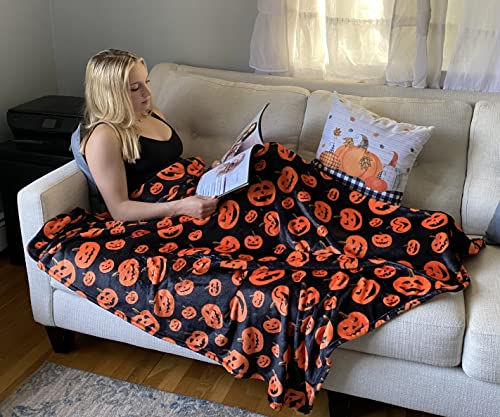 Serafina Home Halloween Throw Blanket: Spooky and Fun Jack's Family Pumpkin Print on Velvet Fleece for Sofa Bed Couch Chair Dorm