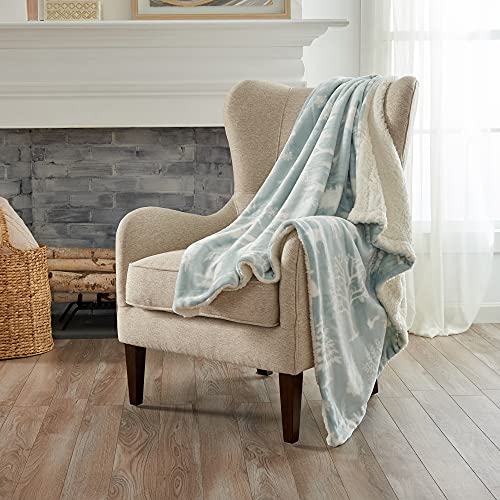 Great Bay Home Sherpa Fleece and Velvet Plush 50" x 60" Throw Blanket Blue Woods | Thick Blanket for Fall and Winter | Cozy, Soft, and Warm Fleece Throw Blanket | Cielo Collection