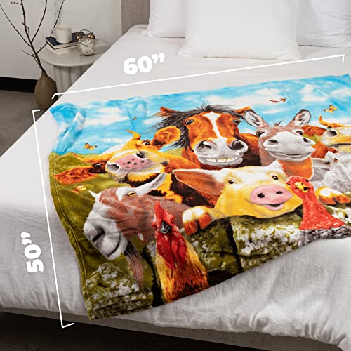 Dawhud Direct Cartoon Selfie Farm Animals Fleece Blanket for Bed, 50" x 60" Farm Animal Fleece Throw Blanket for Women, Men and Kids - Super Soft Plush Horse Blanket Throw