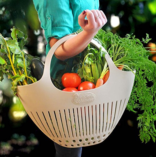 Hutzler Garden Colander, Eggshell Blue