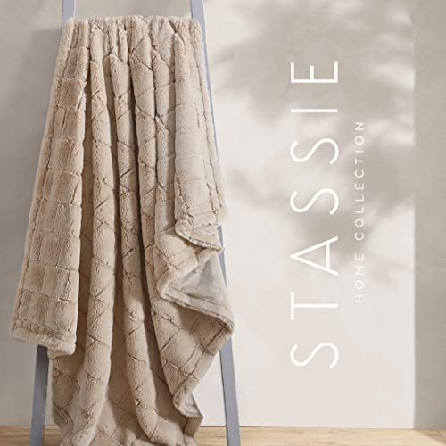 Stassie Faux Fur Throw Blanket – Soft and Elegant Blanket for Couch and Bed - 380 GSM – Cozy & Warm - Luxurious Carved Design (Wheat)