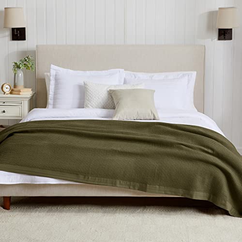 Great Bay Home 100% Cotton Olive Waffle Weave King Blanket | Lightweight and Breathable | Soft Versatile Dark Green Bed Blanket | Perfect for Layering Cotton Blanket | Hazel Collection