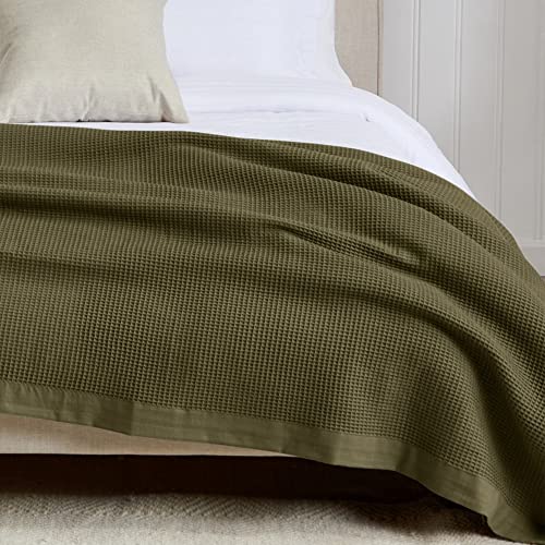 Great Bay Home 100% Cotton Olive Waffle Weave King Blanket | Lightweight and Breathable | Soft Versatile Dark Green Bed Blanket | Perfect for Layering Cotton Blanket | Hazel Collection