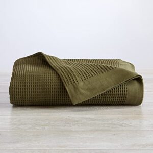 Great Bay Home 100% Cotton Olive Waffle Weave King Blanket | Lightweight and Breathable | Soft Versatile Dark Green Bed Blanket | Perfect for Layering Cotton Blanket | Hazel Collection